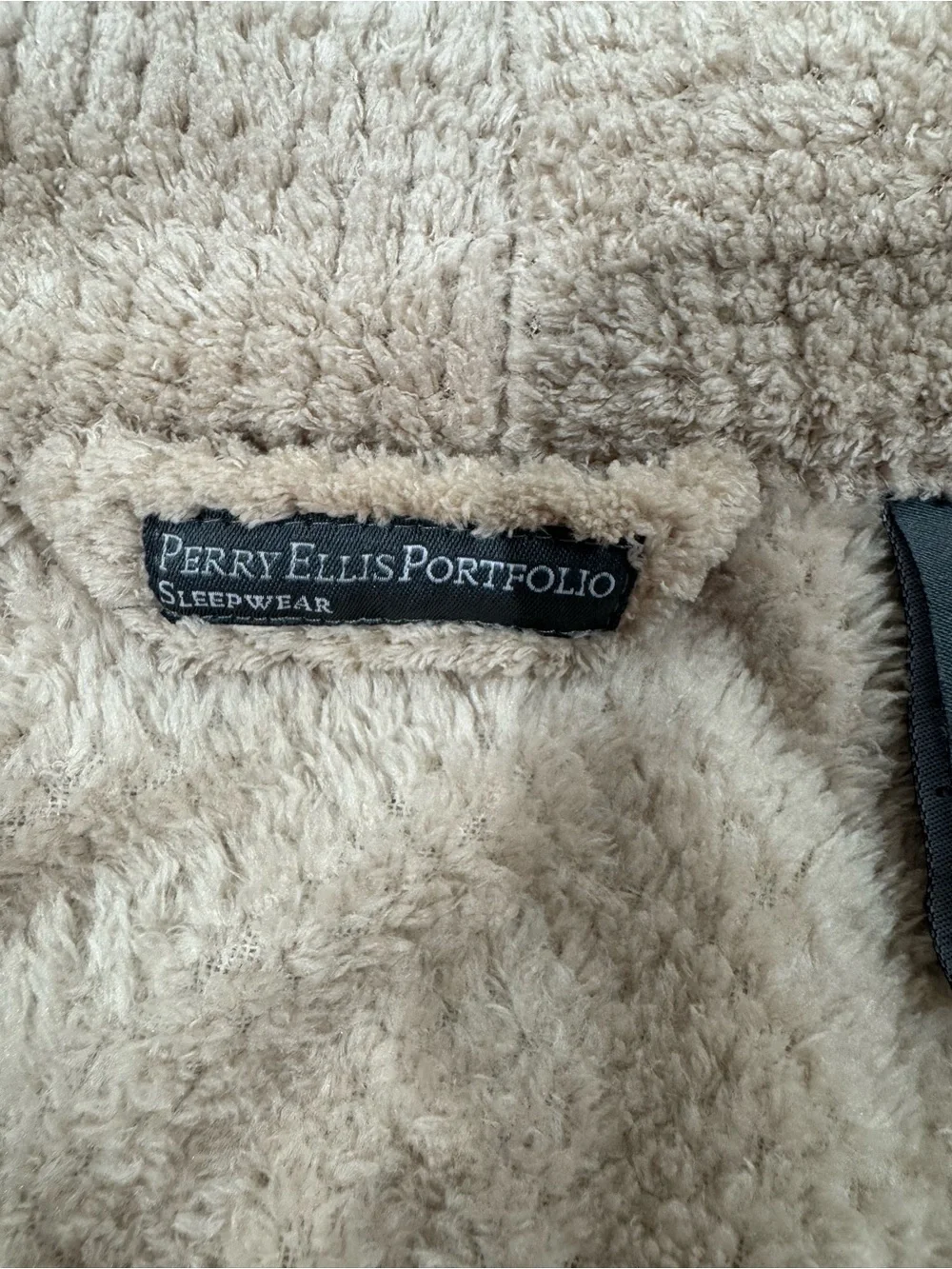 Perry Ellis | Other | Perry Ellis Portfolio Cozy Plush Bathrobe In ...